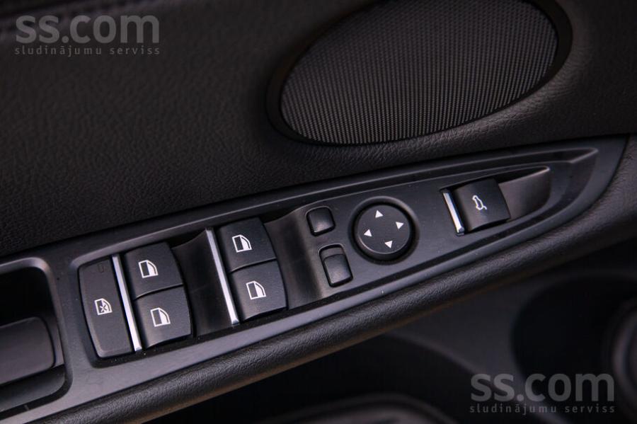 Black BMW X5 2014 in Riga, with an engine capacity of 3.00 L and mileage of 260 thousand km for 23100 €, photo 25 on AUTOMOTO.COM.LV