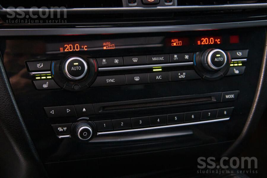 Black BMW X5 2014 in Riga, with an engine capacity of 3.00 L and mileage of 260 thousand km for 23100 €, photo 35 on AUTOMOTO.COM.LV
