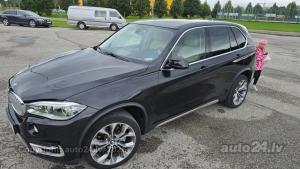 Melns BMW X5 2014 Tartu, ar dzinēja tilpumu 3.00 L un nobraukumu 195 tūkst. km par 24000 €, foto 14 vietnē AUTOMOTO.COM.LV