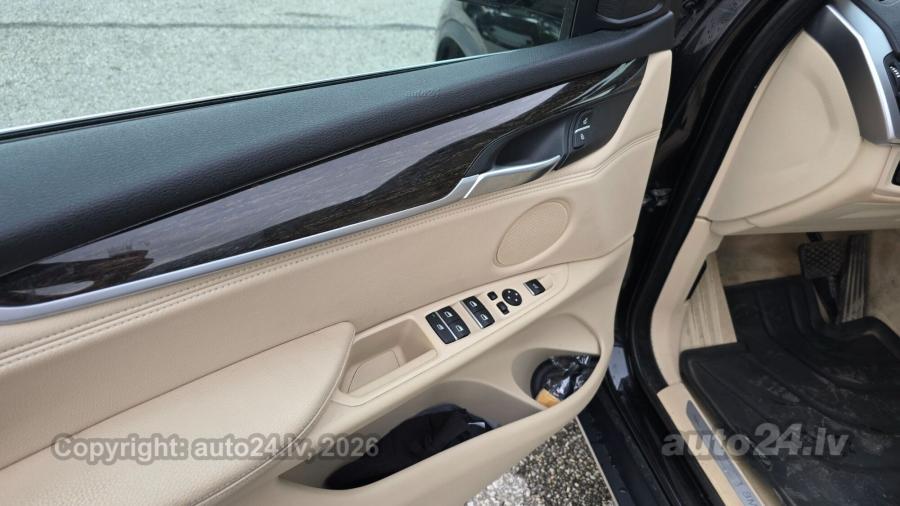 Melns BMW X5 2014 Tartu, ar dzinēja tilpumu 3.00 L un nobraukumu 195 tūkst. km par 24000 €, foto 30 vietnē AUTOMOTO.COM.LV