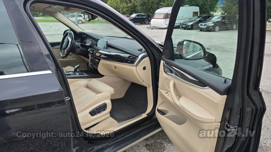 Melns BMW X5 2014 Tartu, ar dzinēja tilpumu 3.00 L un nobraukumu 195 tūkst. km par 24000 €, foto 34 vietnē AUTOMOTO.COM.LV
