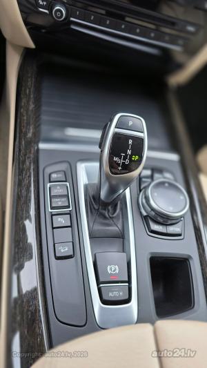 Melns BMW X5 2014 Tartu, ar dzinēja tilpumu 3.00 L un nobraukumu 195 tūkst. km par 24000 €, foto 27 vietnē AUTOMOTO.COM.LV