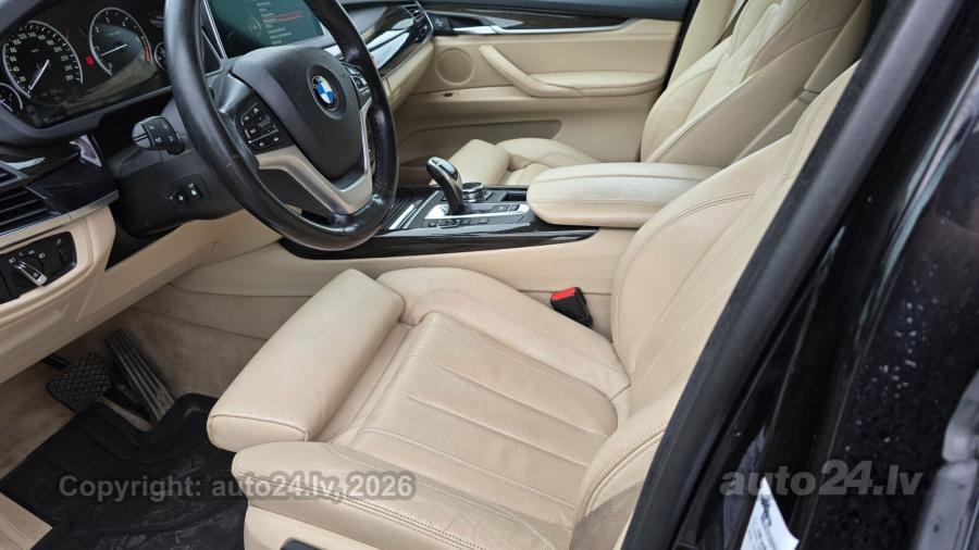 Melns BMW X5 2014 Tartu, ar dzinēja tilpumu 3.00 L un nobraukumu 195 tūkst. km par 24000 €, foto 33 vietnē AUTOMOTO.COM.LV
