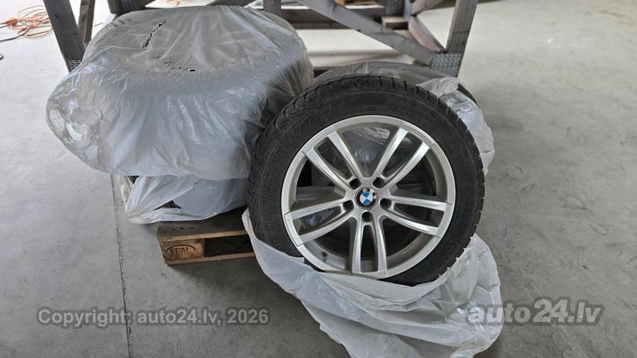 Melns BMW X5 2014 Tartu, ar dzinēja tilpumu 3.00 L un nobraukumu 195 tūkst. km par 24000 €, foto 48 vietnē AUTOMOTO.COM.LV