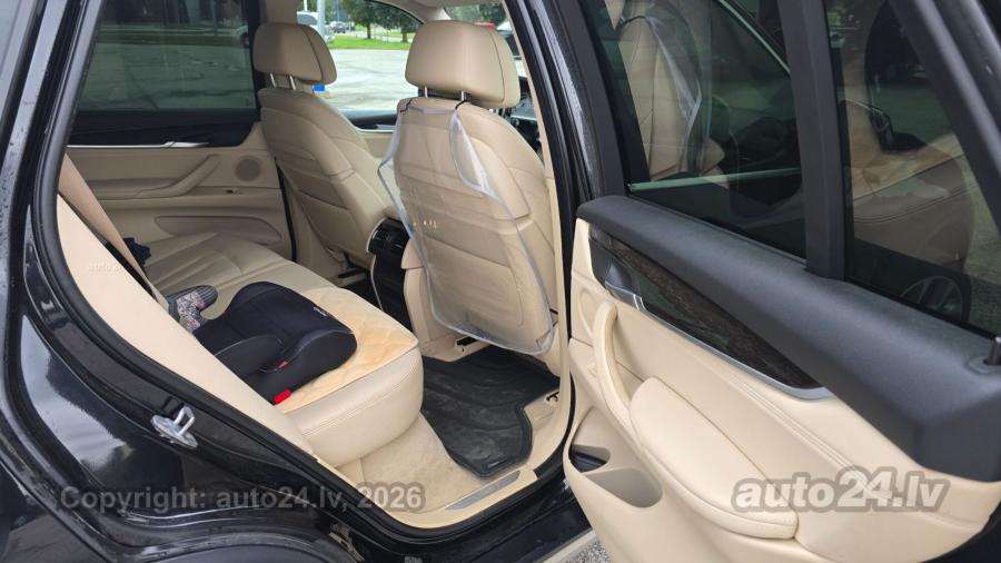 Melns BMW X5 2014 Tartu, ar dzinēja tilpumu 3.00 L un nobraukumu 195 tūkst. km par 24000 €, foto 37 vietnē AUTOMOTO.COM.LV