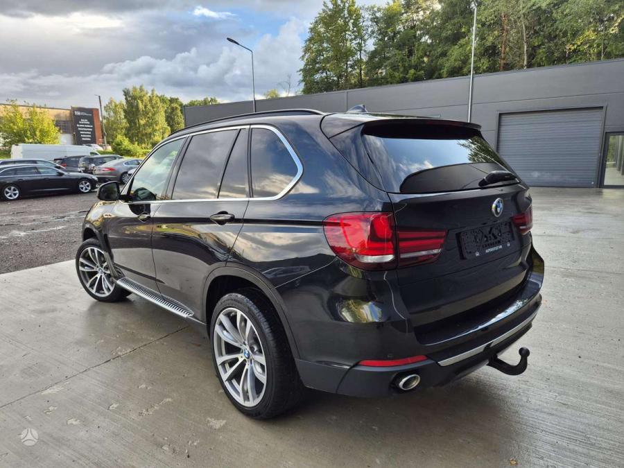 Melns BMW X5 2014 Utena, ar dzinēja tilpumu 2.99 L un nobraukumu 290 tūkst. km par 15990 €, foto 5 vietnē AUTOMOTO.COM.LV