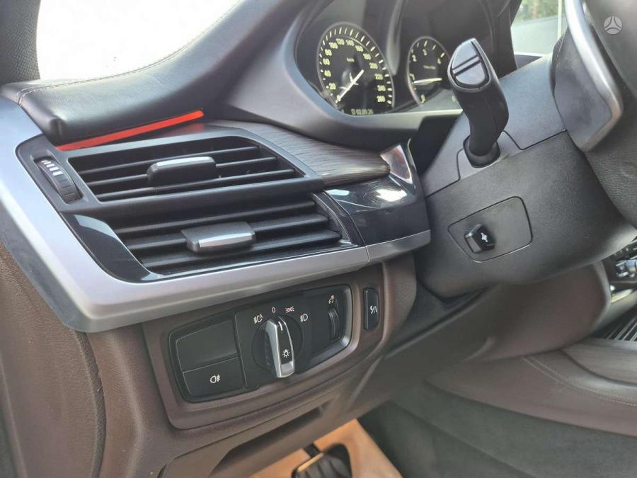 Melns BMW X5 2014 Utena, ar dzinēja tilpumu 2.99 L un nobraukumu 290 tūkst. km par 15990 €, foto 16 vietnē AUTOMOTO.COM.LV