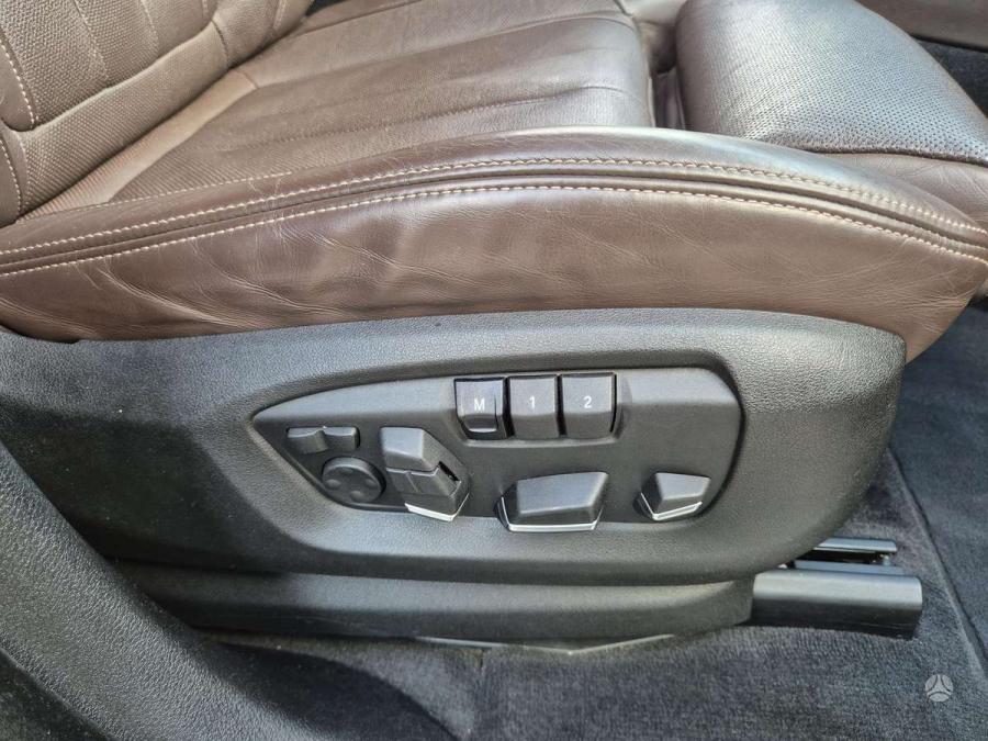 Melns BMW X5 2014 Utena, ar dzinēja tilpumu 2.99 L un nobraukumu 290 tūkst. km par 15990 €, foto 18 vietnē AUTOMOTO.COM.LV