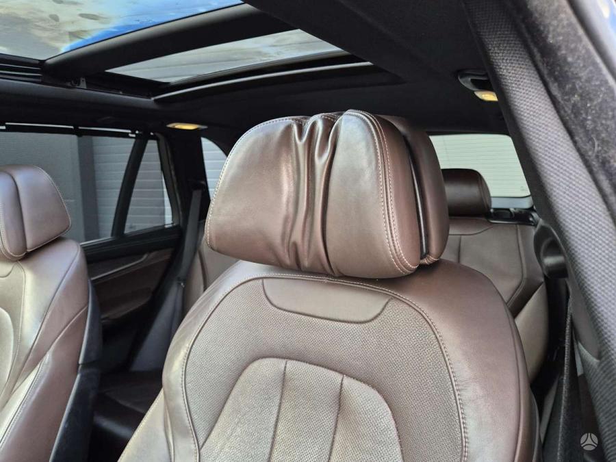 Melns BMW X5 2014 Utena, ar dzinēja tilpumu 2.99 L un nobraukumu 290 tūkst. km par 15990 €, foto 19 vietnē AUTOMOTO.COM.LV