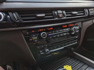 Melns BMW X5 2014 Utena, ar dzinēja tilpumu 2.99 L un nobraukumu 290 tūkst. km par 15990 €, foto 21 vietnē AUTOMOTO.COM.LV