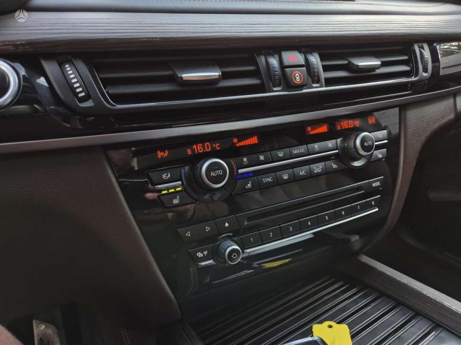 Melns BMW X5 2014 Utena, ar dzinēja tilpumu 2.99 L un nobraukumu 290 tūkst. km par 15990 €, foto 21 vietnē AUTOMOTO.COM.LV