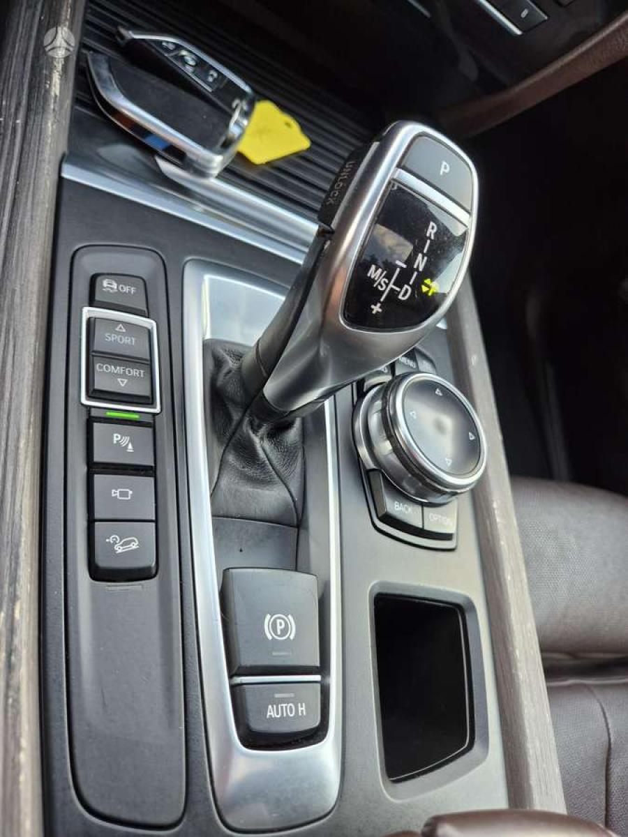 Melns BMW X5 2014 Utena, ar dzinēja tilpumu 2.99 L un nobraukumu 290 tūkst. km par 15990 €, foto 22 vietnē AUTOMOTO.COM.LV