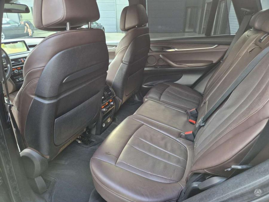 Melns BMW X5 2014 Utena, ar dzinēja tilpumu 2.99 L un nobraukumu 290 tūkst. km par 15990 €, foto 26 vietnē AUTOMOTO.COM.LV