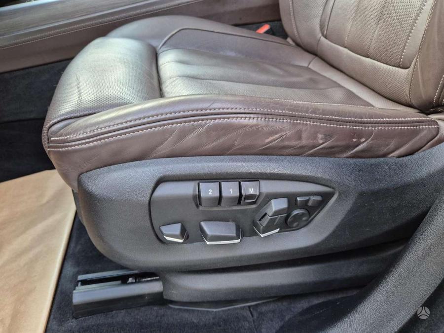 Melns BMW X5 2014 Utena, ar dzinēja tilpumu 2.99 L un nobraukumu 290 tūkst. km par 15990 €, foto 33 vietnē AUTOMOTO.COM.LV