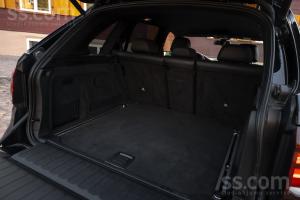 Black BMW X5 2014 in Jelgava, with an engine capacity of 3.00 L and mileage of 302 thousand km for 20450 €, photo 7 on AUTOMOTO.COM.LV