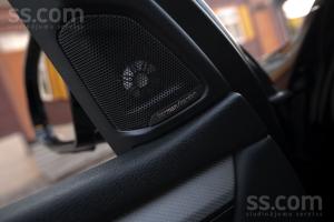 Black BMW X5 2014 in Jelgava, with an engine capacity of 3.00 L and mileage of 302 thousand km for 20450 €, photo 13 on AUTOMOTO.COM.LV