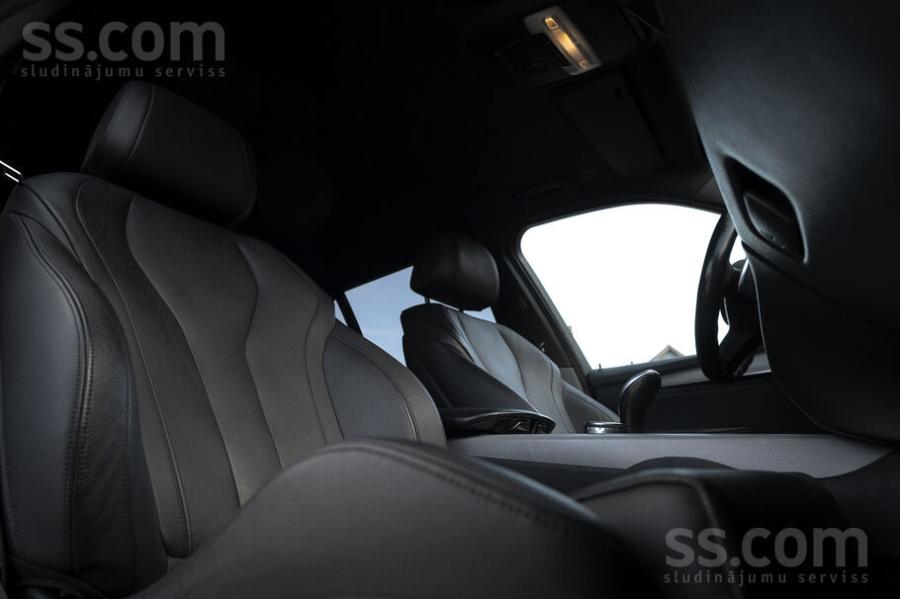 Black BMW X5 2014 in Jelgava, with an engine capacity of 3.00 L and mileage of 302 thousand km for 20450 €, photo 22 on AUTOMOTO.COM.LV