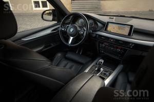 Black BMW X5 2014 in Jelgava, with an engine capacity of 3.00 L and mileage of 302 thousand km for 20450 €, photo 24 on AUTOMOTO.COM.LV