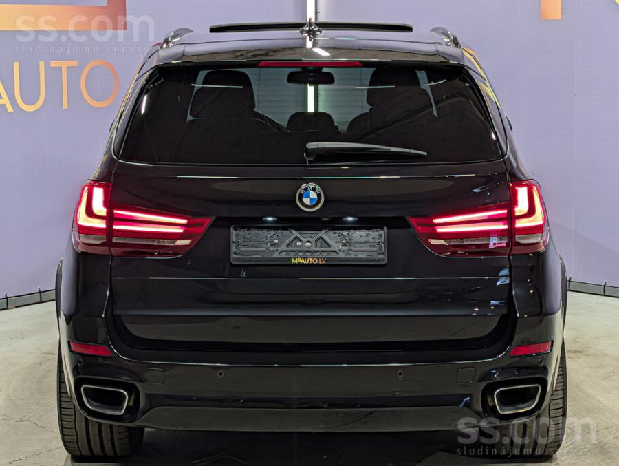Black BMW X5 2014 in Jurmala, with an engine capacity of 3.00 L and mileage of 263 thousand km for 22950 €, photo 14 on AUTOMOTO.COM.LV