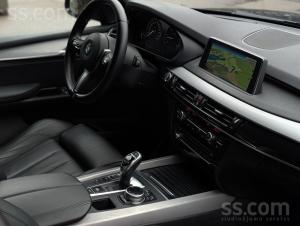 Black BMW X5 2014 in Jurmala, with an engine capacity of 3.00 L and mileage of 263 thousand km for 22950 €, photo 23 on AUTOMOTO.COM.LV