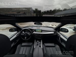 Black BMW X5 2014 in Jurmala, with an engine capacity of 3.00 L and mileage of 263 thousand km for 22950 €, photo 24 on AUTOMOTO.COM.LV