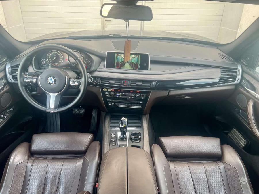 Black BMW X5 2014 in Kaunas, with an engine capacity of 2.00 L and mileage of 289 thousand km for 19999 €, photo 12 on AUTOMOTO.COM.LV
