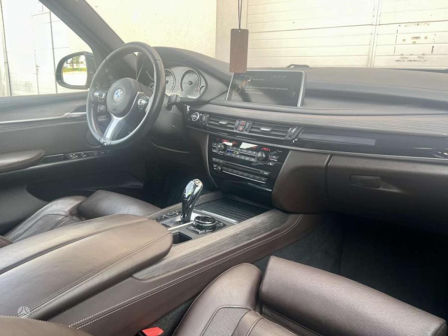 Black BMW X5 2014 in Kaunas, with an engine capacity of 2.00 L and mileage of 289 thousand km for 19999 €, photo 14 on AUTOMOTO.COM.LV