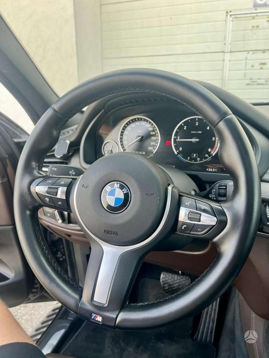 Black BMW X5 2014 in Kaunas, with an engine capacity of 2.00 L and mileage of 289 thousand km for 19999 €, photo 18 on AUTOMOTO.COM.LV