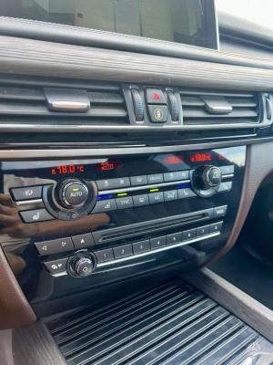 Black BMW X5 2014 in Kaunas, with an engine capacity of 2.00 L and mileage of 289 thousand km for 19999 €, photo 21 on AUTOMOTO.COM.LV