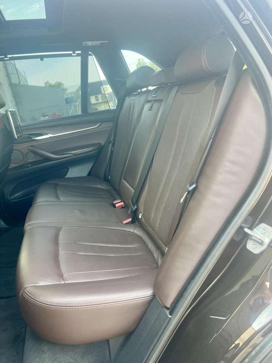 Black BMW X5 2014 in Kaunas, with an engine capacity of 2.00 L and mileage of 289 thousand km for 19999 €, photo 30 on AUTOMOTO.COM.LV