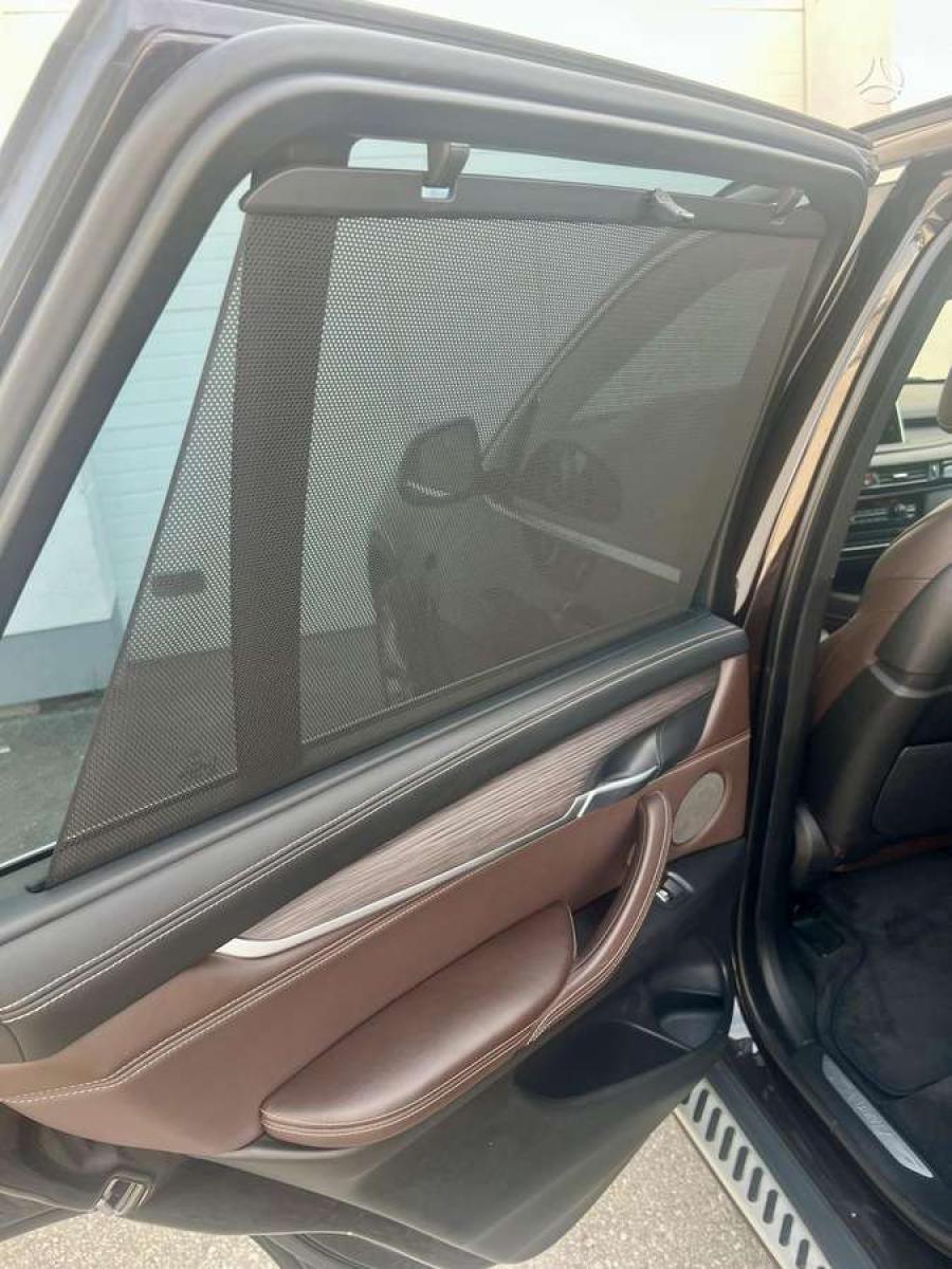 Black BMW X5 2014 in Kaunas, with an engine capacity of 2.00 L and mileage of 289 thousand km for 19999 €, photo 36 on AUTOMOTO.COM.LV