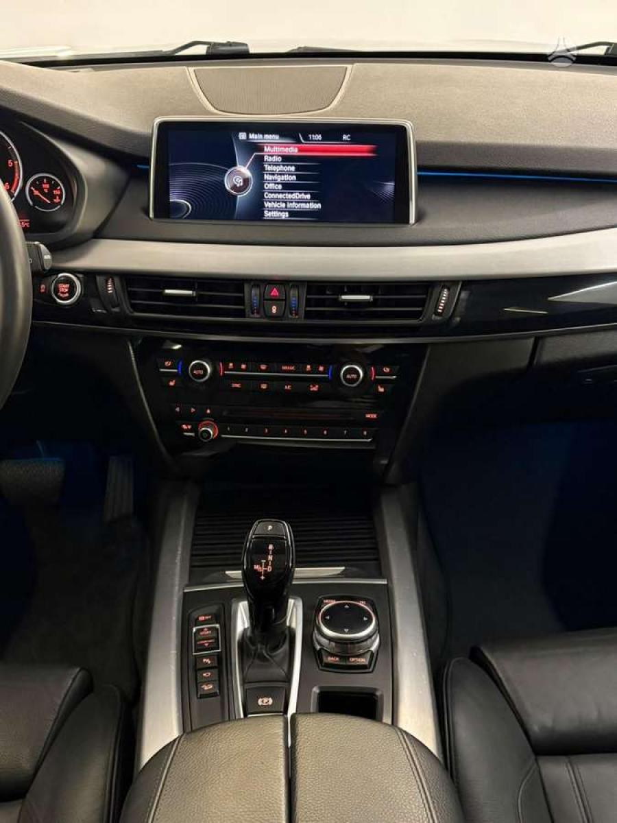 Melns BMW X5 2014 Marijampole, ar dzinēja tilpumu 2.99 L un nobraukumu 253 tūkst. km par 19999 €, foto 18 vietnē AUTOMOTO.COM.LV