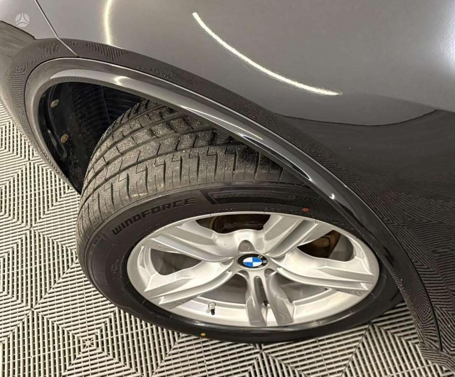 Melns BMW X5 2014 Marijampole, ar dzinēja tilpumu 2.99 L un nobraukumu 253 tūkst. km par 19999 €, foto 22 vietnē AUTOMOTO.COM.LV