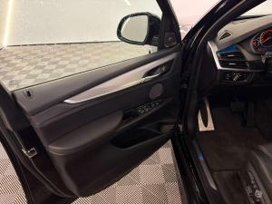 Melns BMW X5 2014 Marijampole, ar dzinēja tilpumu 2.99 L un nobraukumu 253 tūkst. km par 19999 €, foto 24 vietnē AUTOMOTO.COM.LV