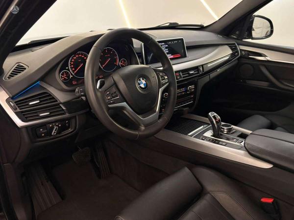 Melns BMW X5 2014 Marijampole, ar dzinēja tilpumu 2.99 L un nobraukumu 260 tūkst. km par 17999 €, foto 3 vietnē AUTOMOTO.COM.LV