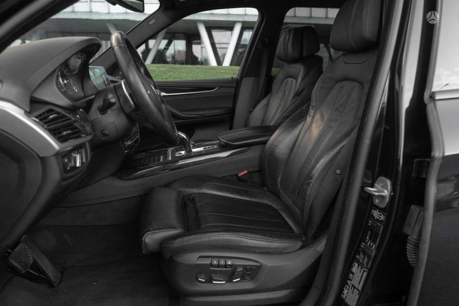 Melns BMW X5 2014 Viļņa, ar dzinēja tilpumu 2.99 L un nobraukumu 240 tūkst. km par 21500 €, foto 16 vietnē AUTOMOTO.COM.LV