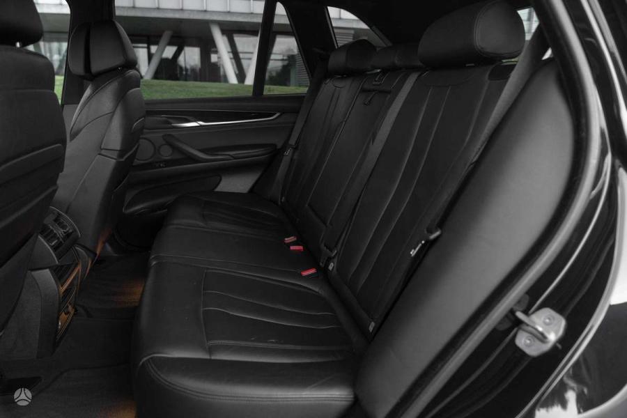 Melns BMW X5 2014 Viļņa, ar dzinēja tilpumu 2.99 L un nobraukumu 240 tūkst. km par 21500 €, foto 17 vietnē AUTOMOTO.COM.LV