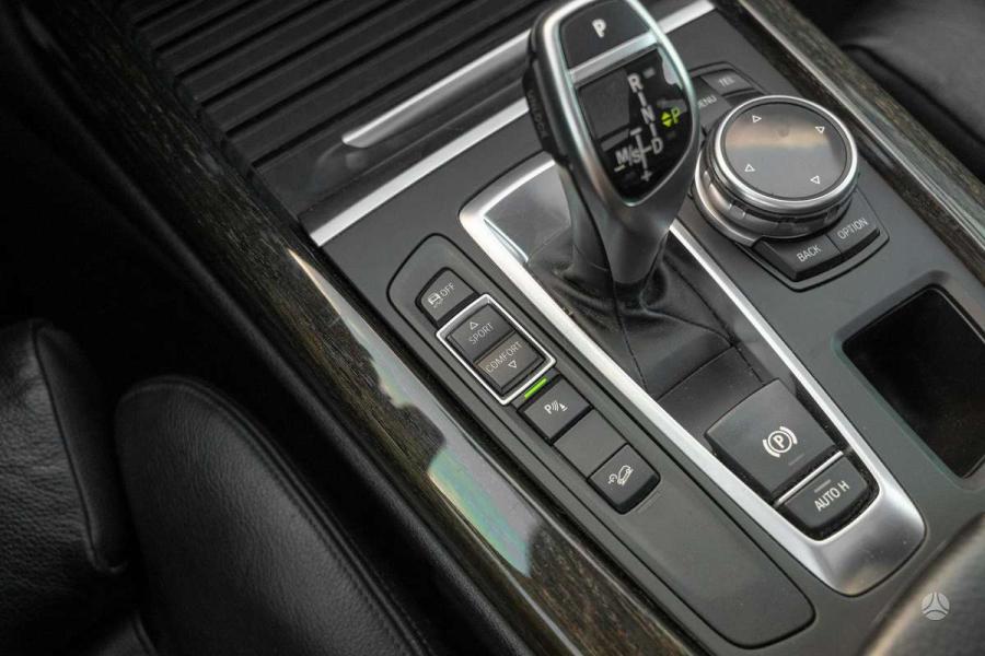 Melns BMW X5 2014 Viļņa, ar dzinēja tilpumu 2.99 L un nobraukumu 240 tūkst. km par 21500 €, foto 38 vietnē AUTOMOTO.COM.LV