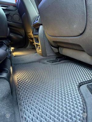 Melns BMW X5 2014 Viļņa, ar dzinēja tilpumu 2.99 L un nobraukumu 227 tūkst. km par 17900 €, foto 33 vietnē AUTOMOTO.COM.LV