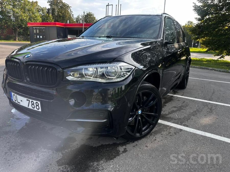 Black BMW X5 2014 in Riga, with an engine capacity of 3.00 L and mileage of 0 thousand km for 16000 €, photo 5 on AUTOMOTO.COM.LV