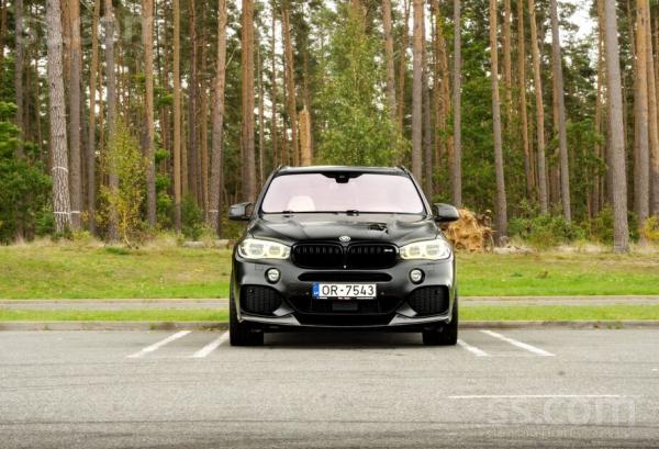 BMW X5 2014 RÄ«ga vietnÄ Melns BMW X5 2014 RÄ«ga, ar dzinÄja tilpumu 3.00 L un nobraukumu 246 tÅ«kst. km par 24290 ā¬, foto 4 vietnÄ AUTOMOTO.COM.LV