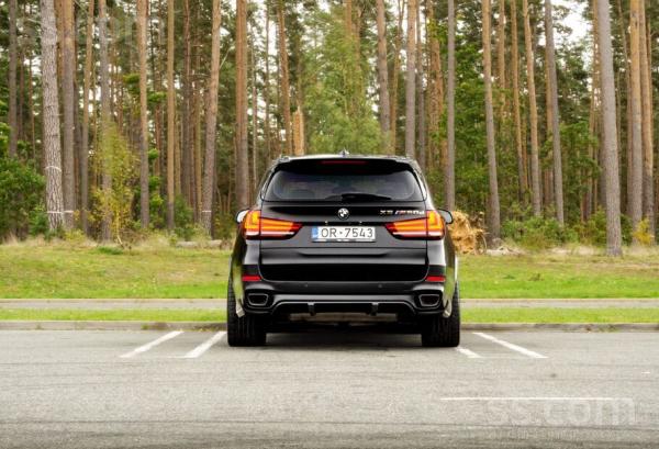 BMW X5 2014 RÄ«ga vietnÄ Melns BMW X5 2014 RÄ«ga, ar dzinÄja tilpumu 3.00 L un nobraukumu 246 tÅ«kst. km par 24290 ā¬, foto 8 vietnÄ AUTOMOTO.COM.LV