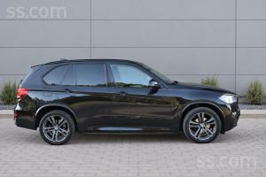 Melns BMW X5 2014 Rīga, ar dzinēja tilpumu 3.00 L un nobraukumu 285 tūkst. km par 19950 €, foto 4 vietnē AUTOMOTO.COM.LV
