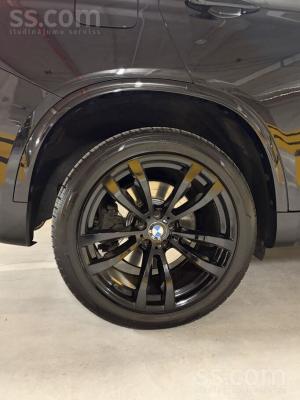 Melns BMW X5 2014 Jūrmala, ar dzinēja tilpumu 3.00 L un nobraukumu 193 tūkst. km par 21900 €, foto 7 vietnē AUTOMOTO.COM.LV