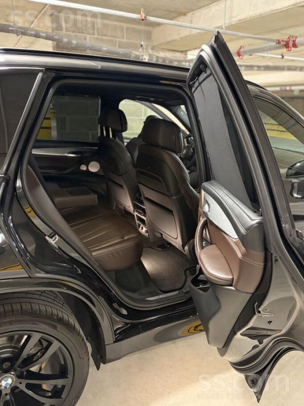 Melns BMW X5 2014 Jūrmala, ar dzinēja tilpumu 3.00 L un nobraukumu 193 tūkst. km par 21900 €, foto 8 vietnē AUTOMOTO.COM.LV
