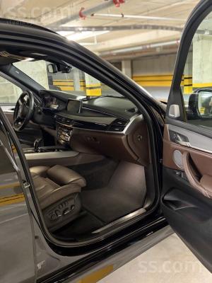 Melns BMW X5 2014 Jūrmala, ar dzinēja tilpumu 3.00 L un nobraukumu 193 tūkst. km par 21900 €, foto 10 vietnē AUTOMOTO.COM.LV