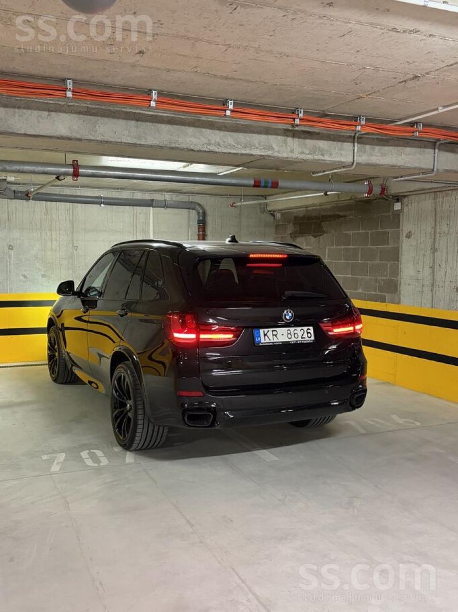Melns BMW X5 2014 Jūrmala, ar dzinēja tilpumu 3.00 L un nobraukumu 193 tūkst. km par 21900 €, foto 23 vietnē AUTOMOTO.COM.LV