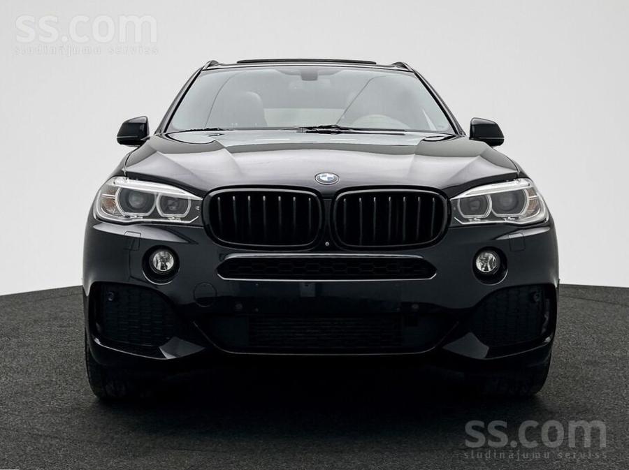 Black BMW X5 2014 in Riga, with an engine capacity of 3.00 L and mileage of 296 thousand km for 21900 €, photo 3 on AUTOMOTO.COM.LV