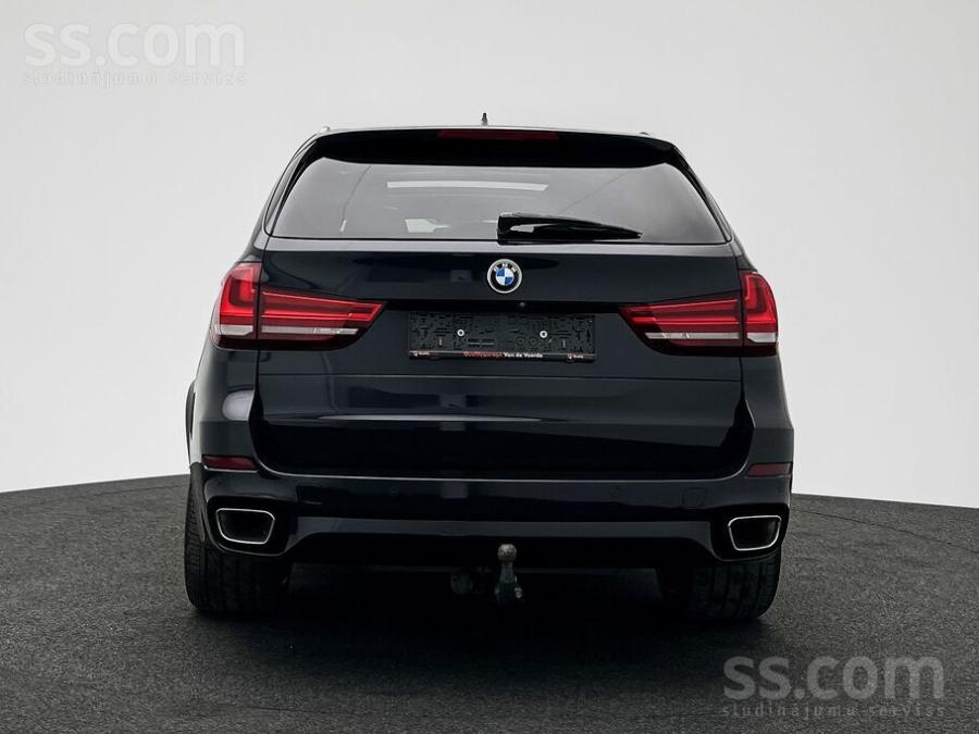 Black BMW X5 2014 in Riga, with an engine capacity of 3.00 L and mileage of 296 thousand km for 21900 €, photo 6 on AUTOMOTO.COM.LV