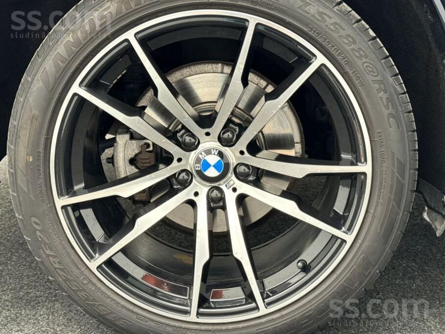 Black BMW X5 2014 in Riga, with an engine capacity of 3.00 L and mileage of 296 thousand km for 21900 €, photo 17 on AUTOMOTO.COM.LV